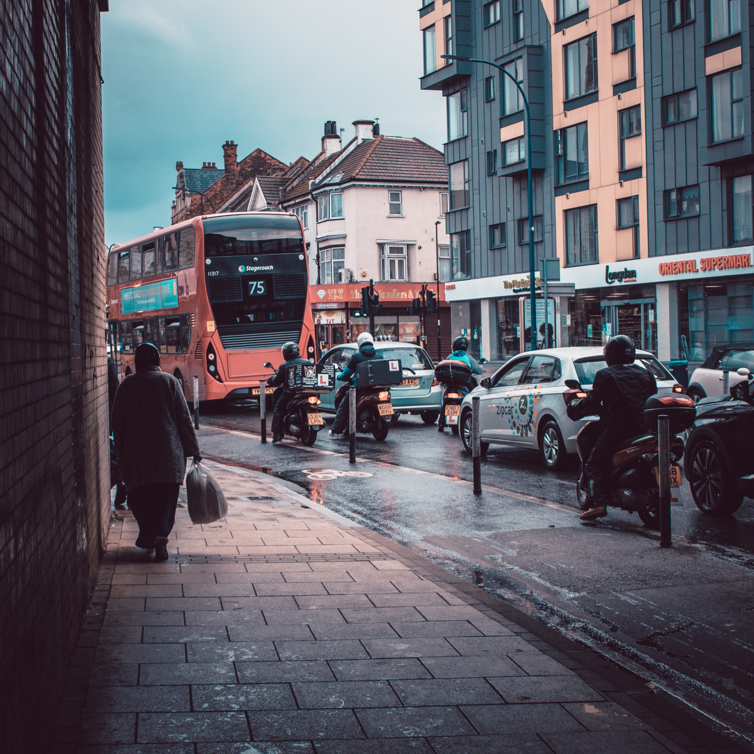 3 UK Motorcycle Rules That Make Riding Better Than Driving - Phoenix ...